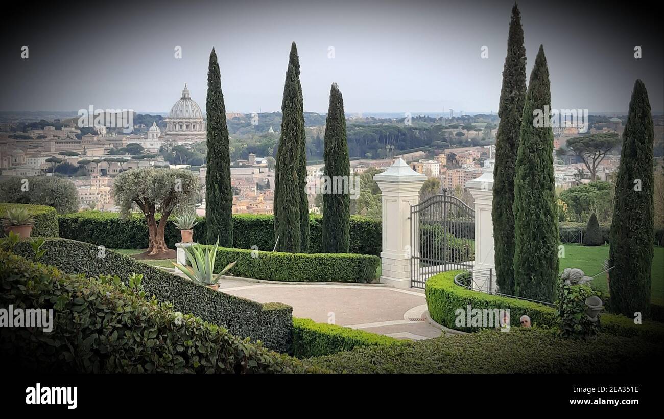Romantic statue rome hi-res stock photography and images - Alamy