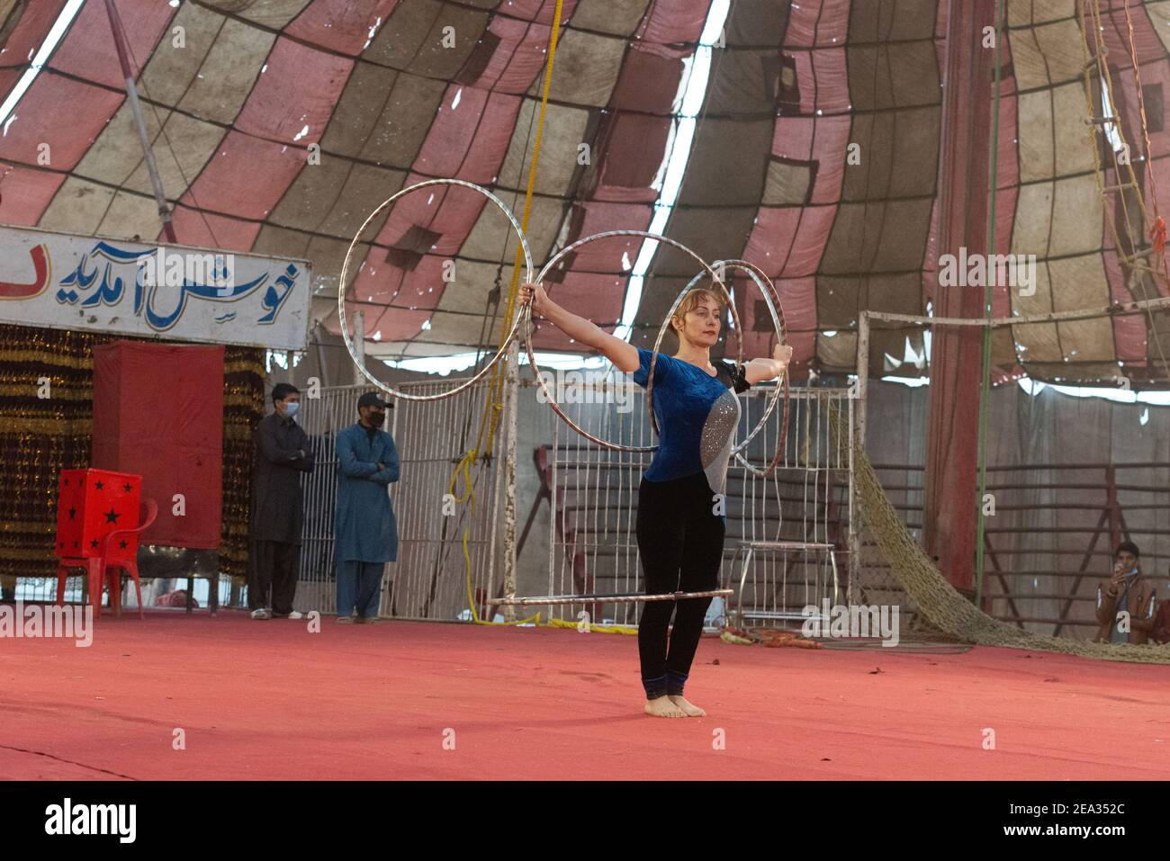 Lucky Irani Circus performing in Nankana Sahib, Punjab, Pakistan Stock ...
