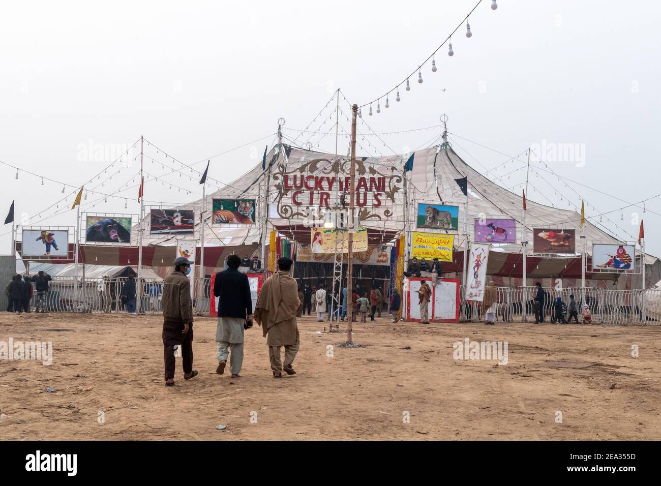 Lucky Irani Circus performing in Nankana Sahib, Punjab, Pakistan Stock ...
