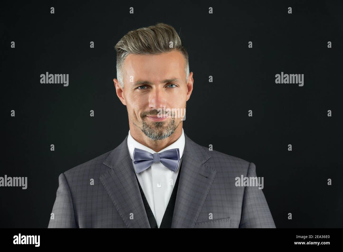 I am ready. Gentleman modern style barber. Barber shop concept. Beard ...
