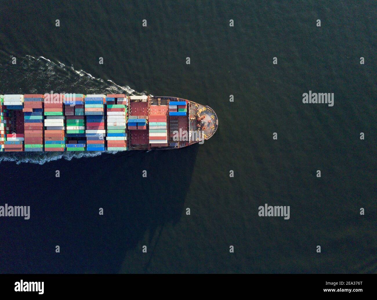 Busiest shipping lanes hi-res stock photography and images - Alamy