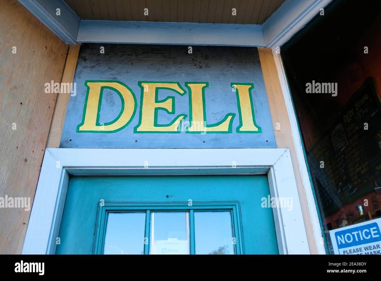 Mom and pop operated hi-res stock photography and images - Alamy