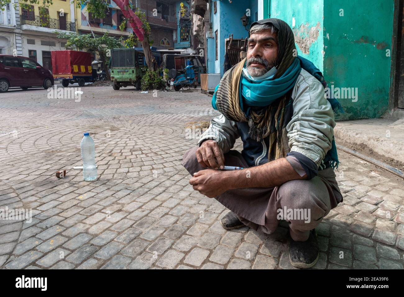 Drug users injecting drugs near Ali Park, Lahore, Punjab, Pakistan ...