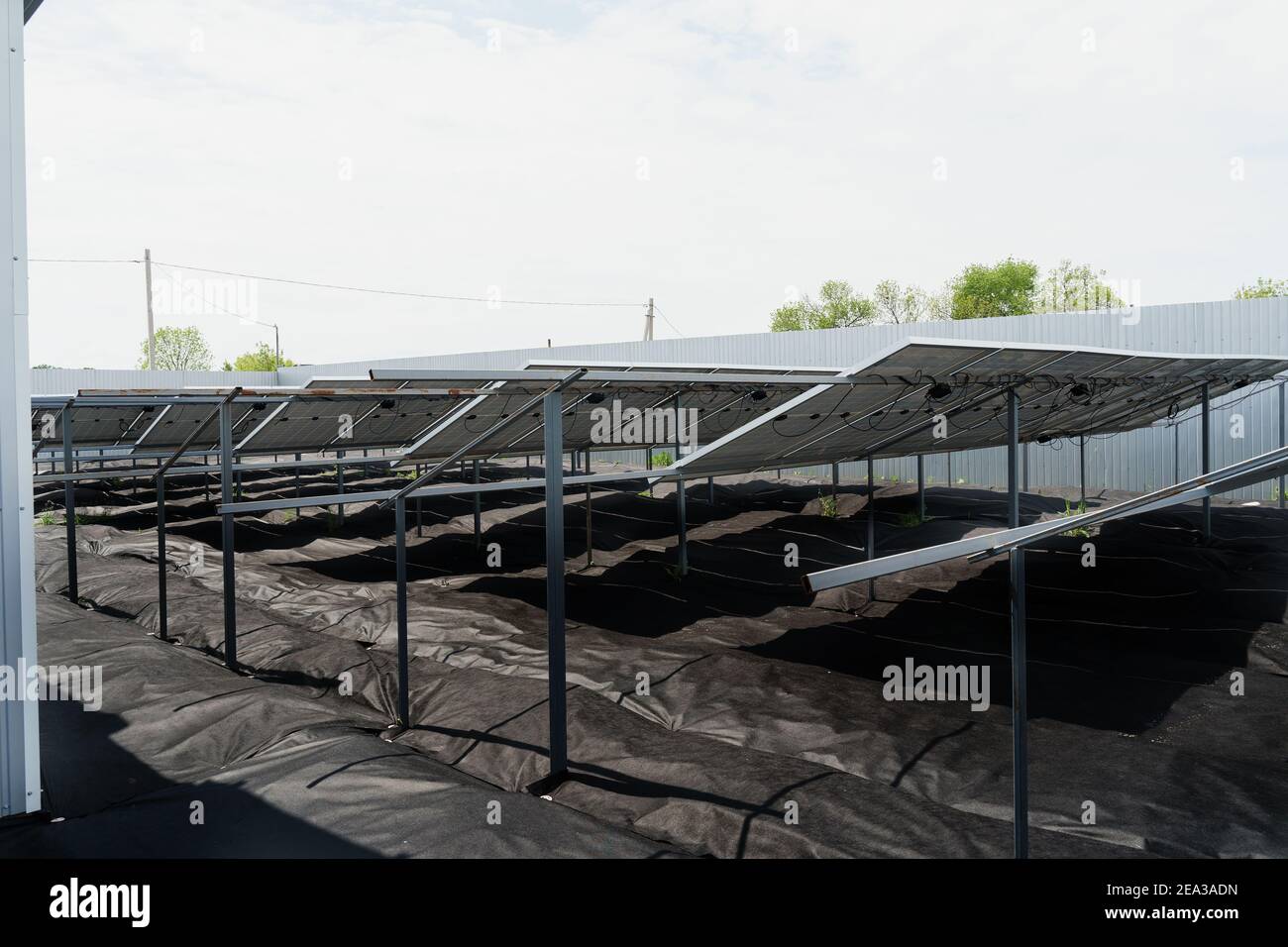 Back view of home with solar panels hi-res stock photography and images ...