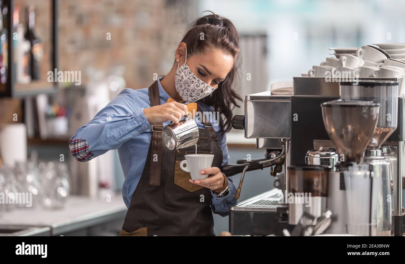 Waitress wearing a mask hi-res stock photography and images - Alamy