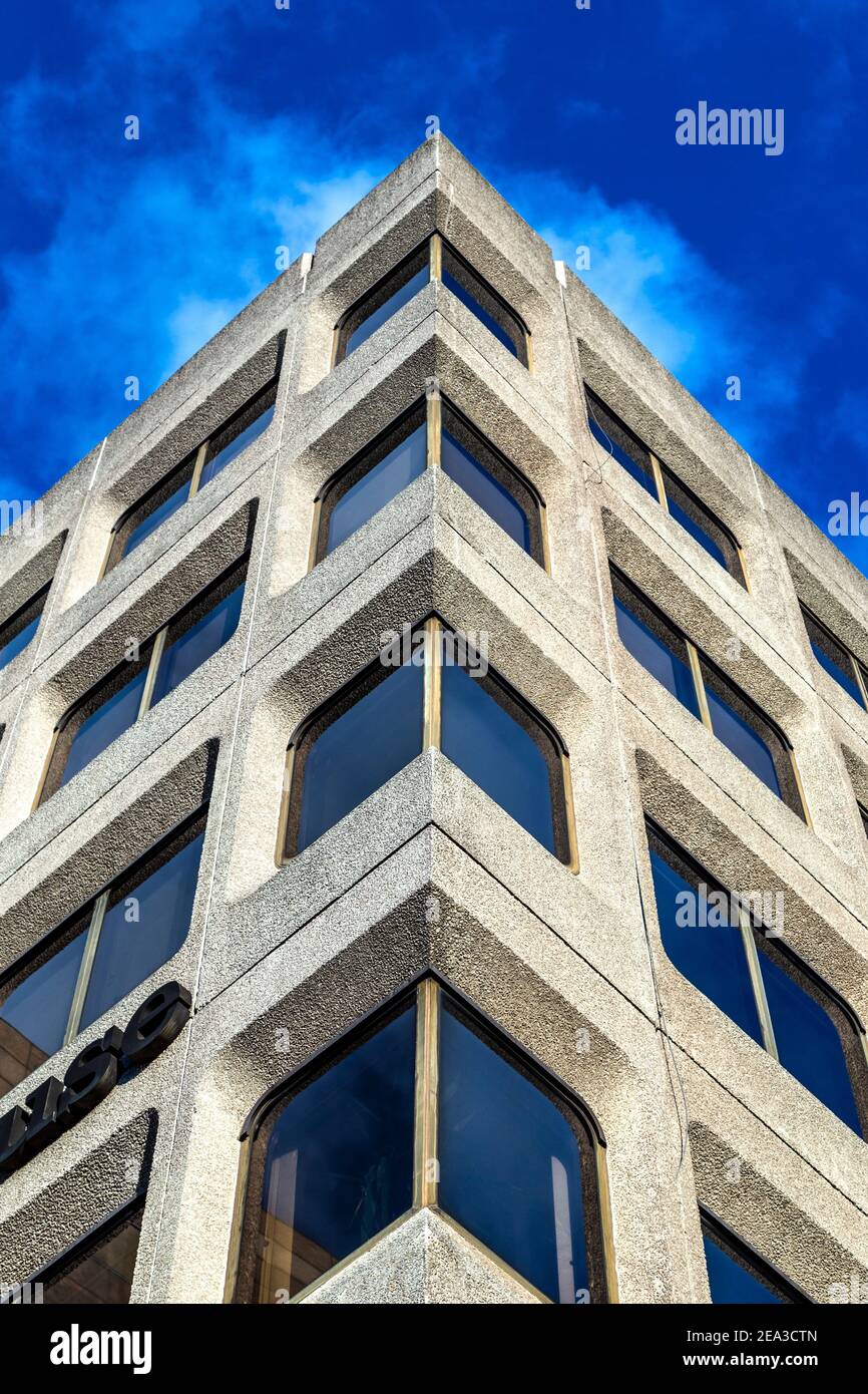Brutalist 1970s architecture hi-res stock photography and images - Alamy