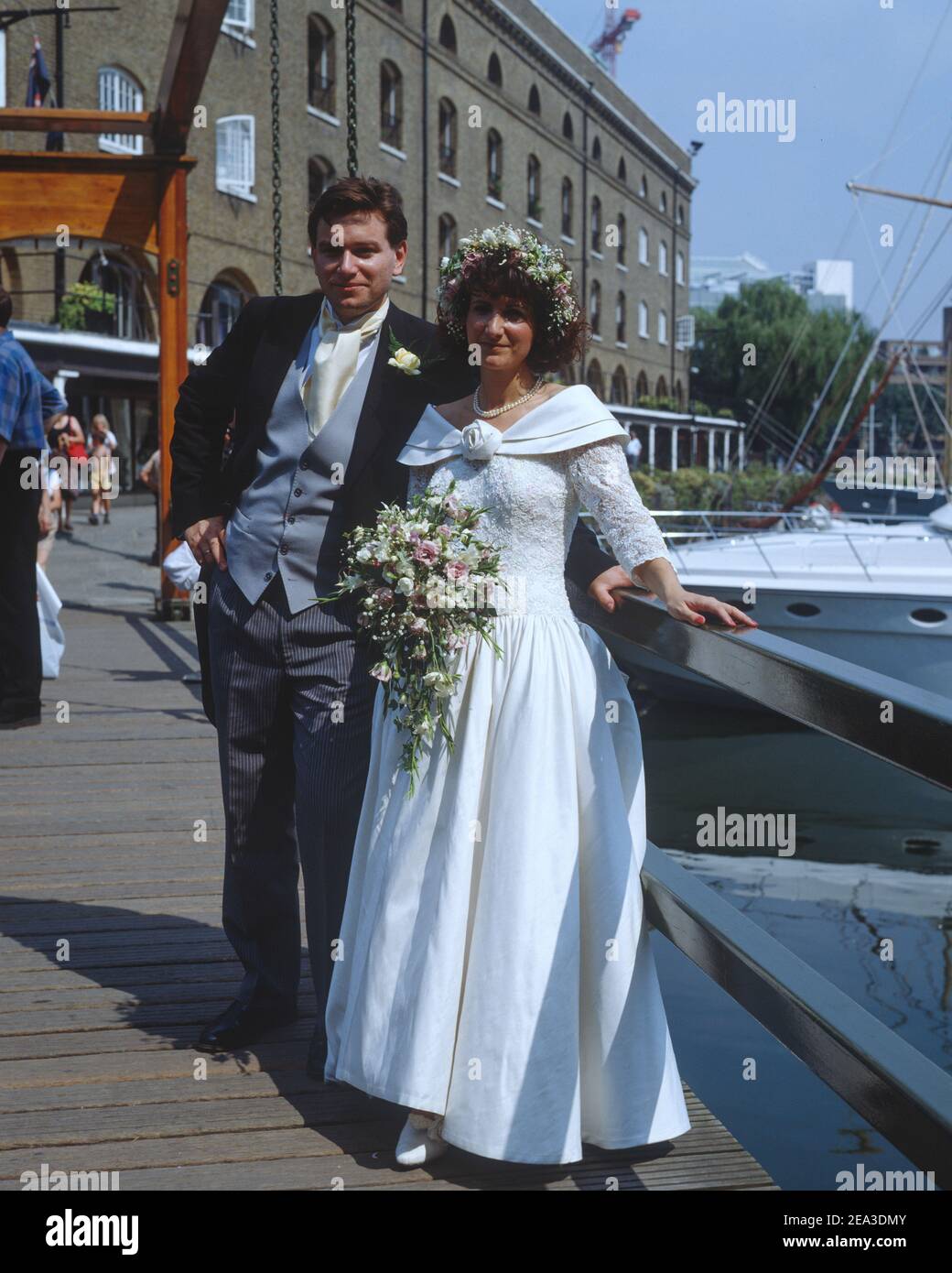 English bride hi-res stock photography and images - Alamy