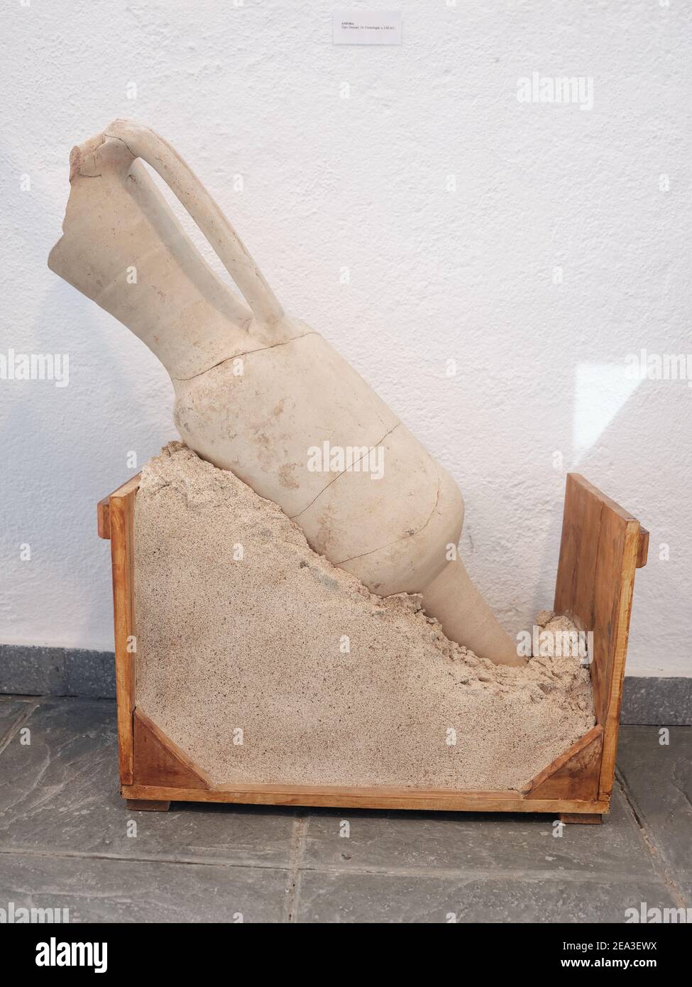 Roman antiquity amphora hi-res stock photography and images - Alamy