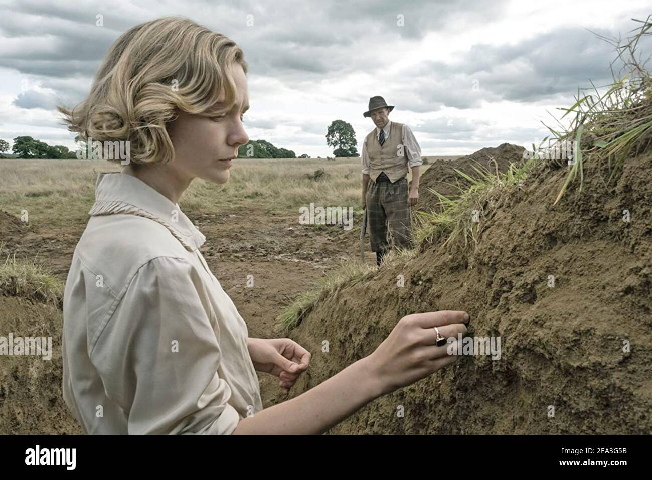 The dig movie 2021 hi-res stock photography and images - Alamy