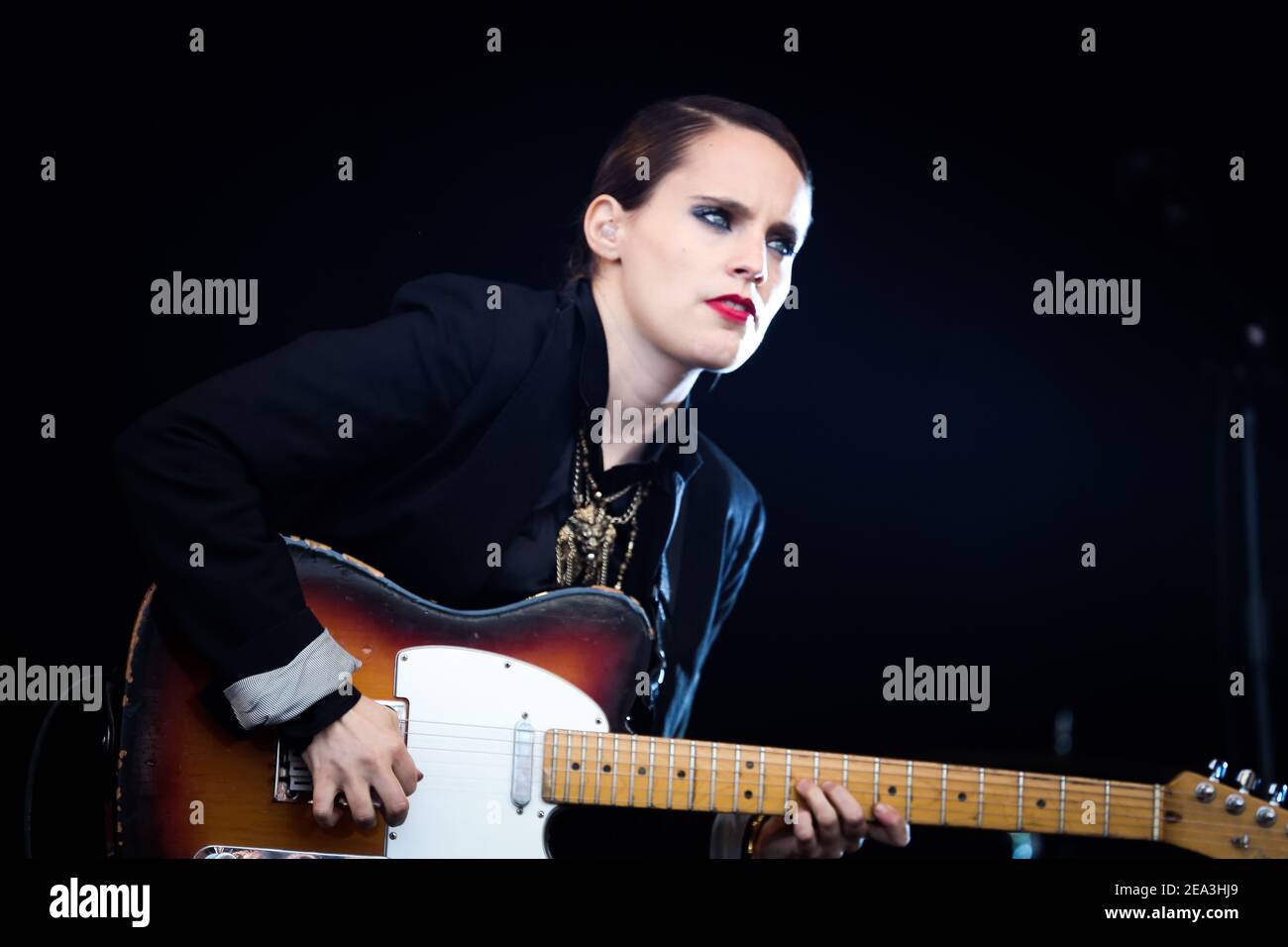 Anna calvi performing hi-res stock photography and images - Alamy