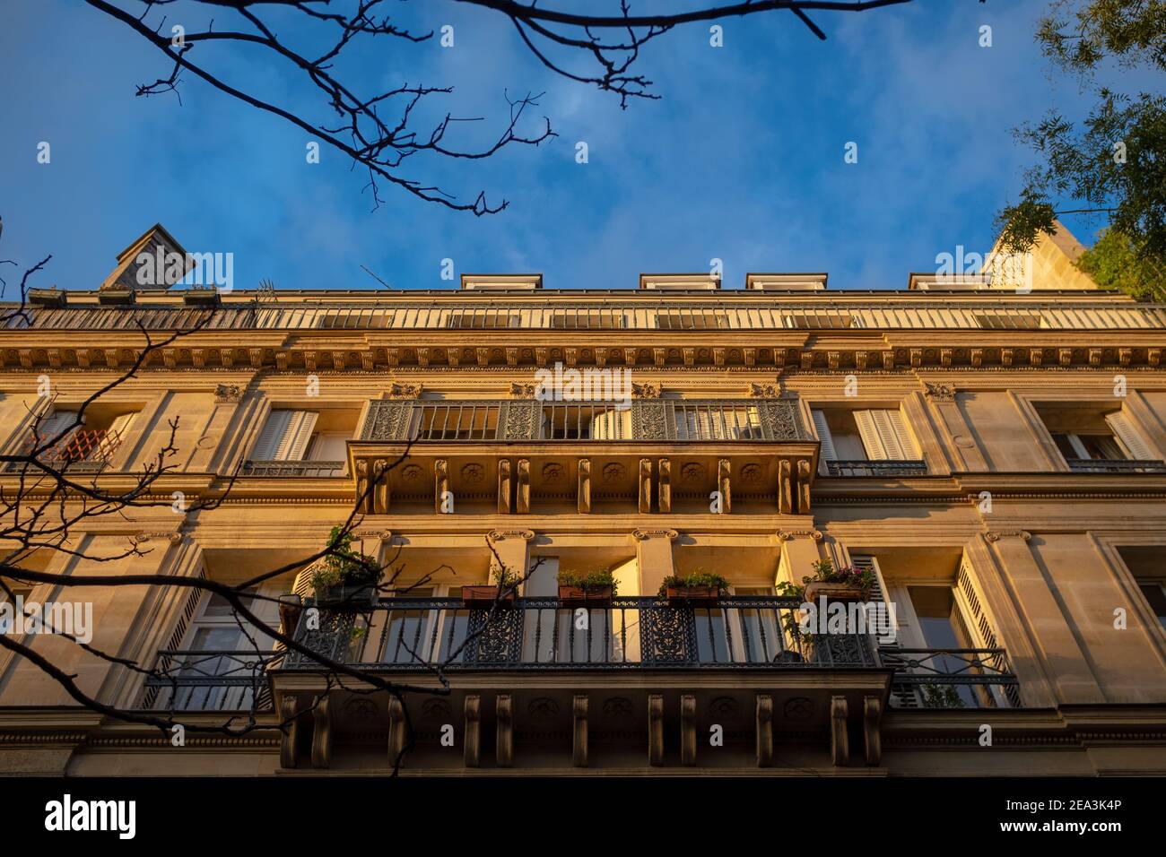 Haussmannian hi-res stock photography and images - Alamy