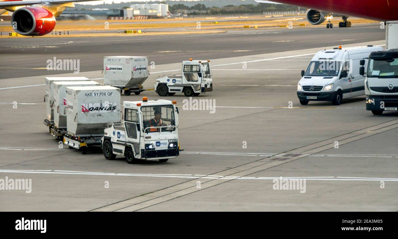 Airport cargo pallets hi-res stock photography and images - Alamy