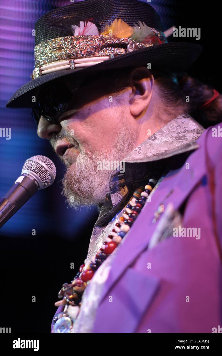 Under bridge gig hi-res stock photography and images - Alamy