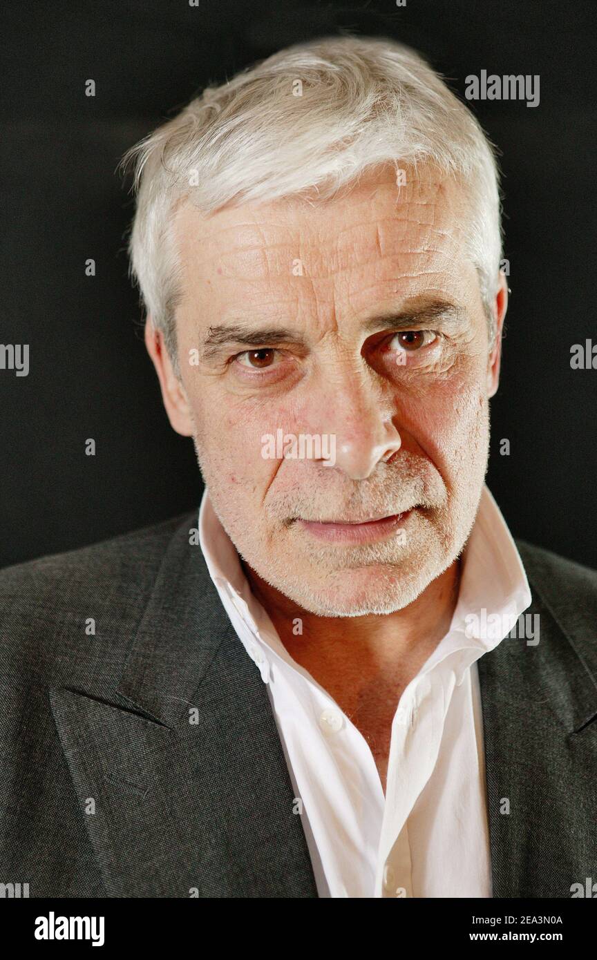 French actor Jacques Weber poses prior the 'Carte Noire Cine Roman ...