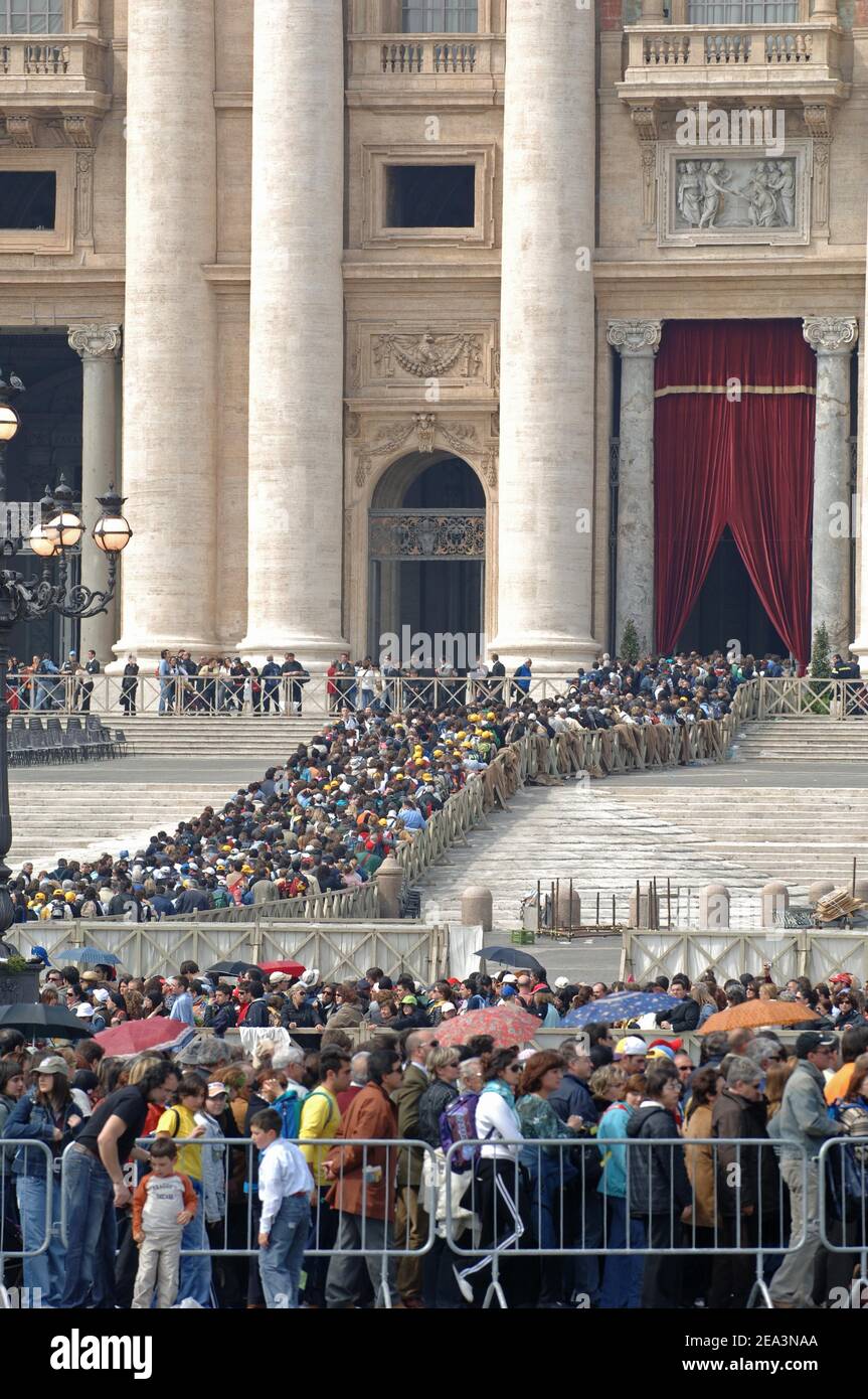 Queue de rome hi-res stock photography and images - Alamy