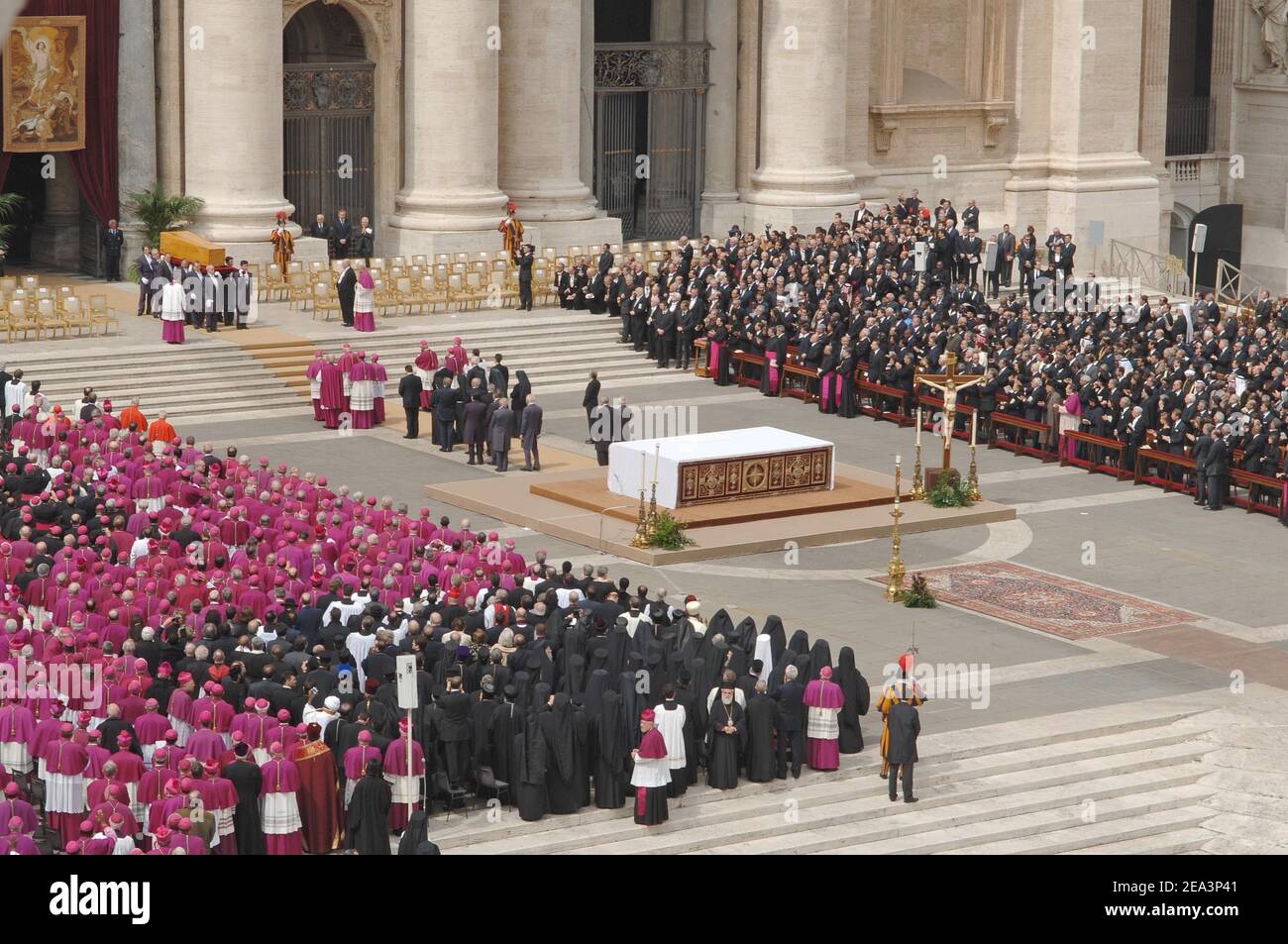 Pope John-Paul II's funeral on St Peter's Square at Vatican City on ...