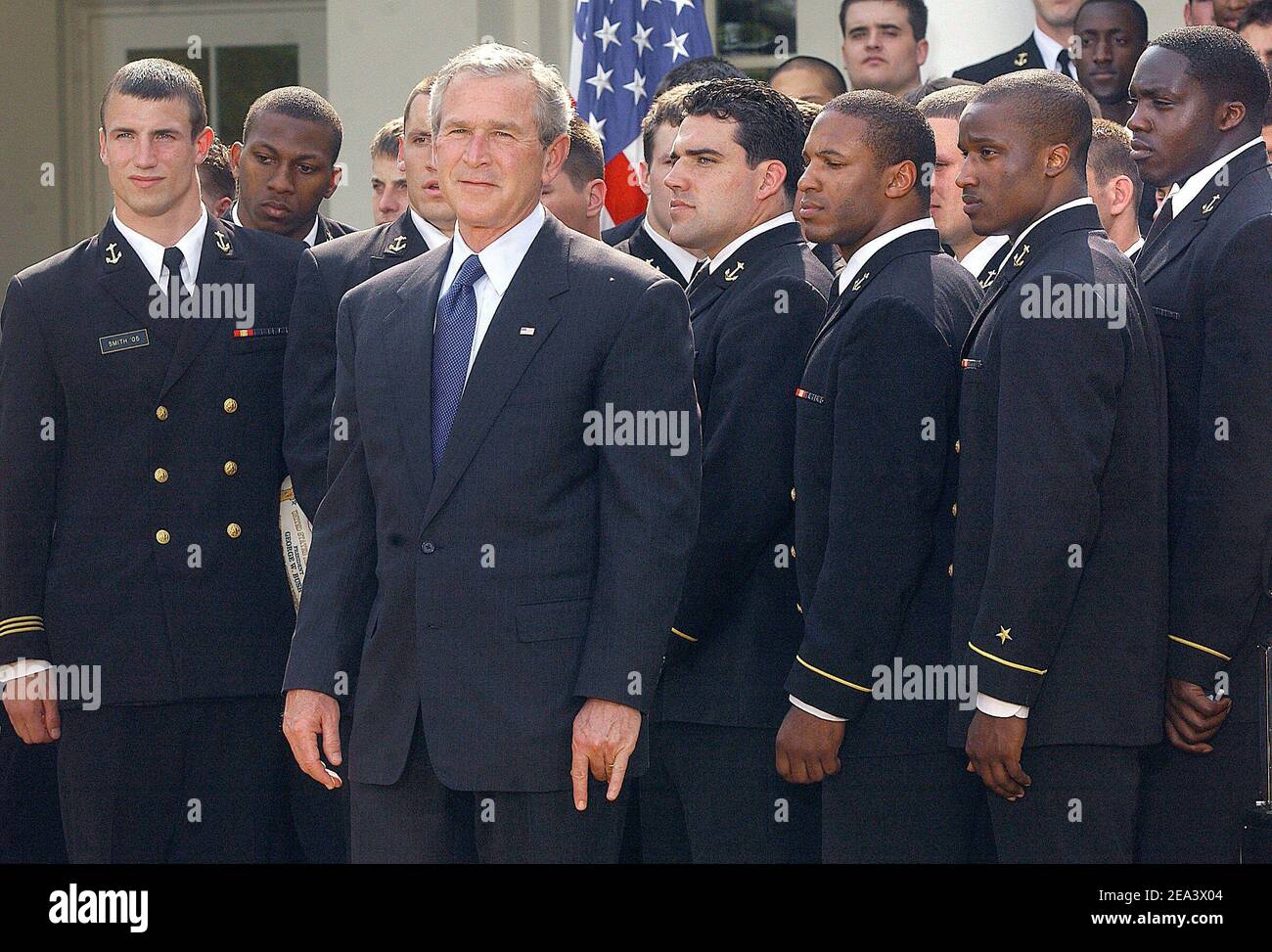 President Bush presents the Commander-In-Chief's Trophy to the United ...