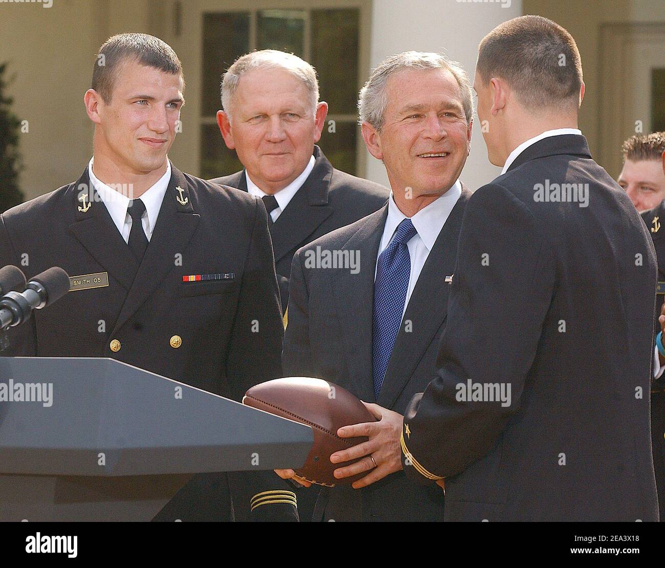 President Bush presents the Commander-In-Chief's Trophy to the United ...