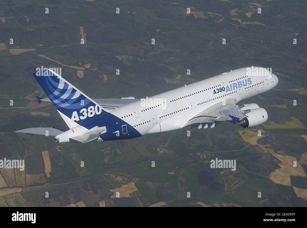Avion airbus a380 hi-res stock photography and images - Alamy