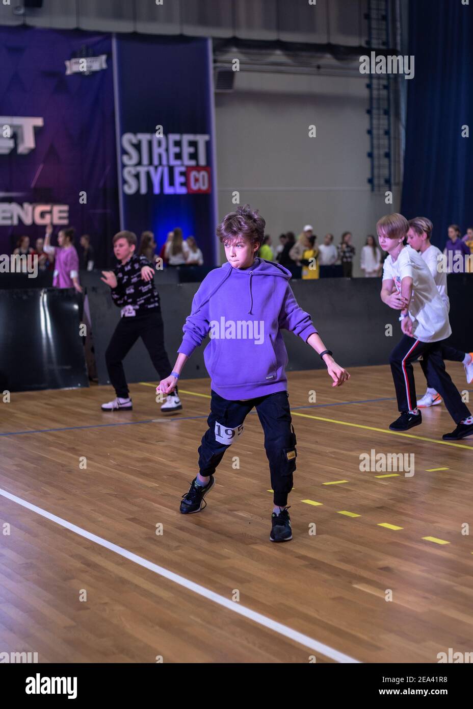 Freestyle jumping hi-res stock photography and images - Alamy