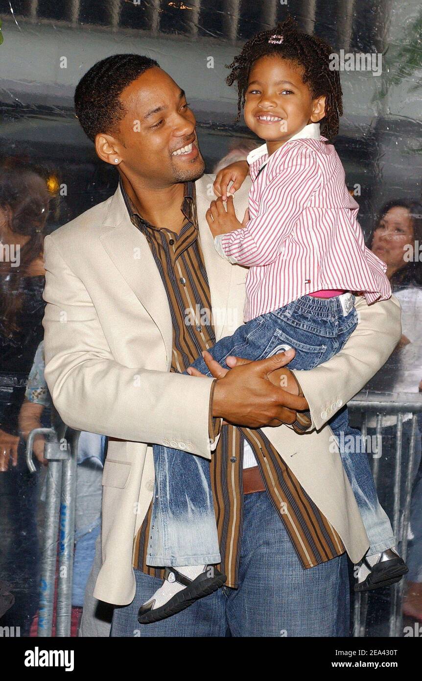 "Will Smith and his daughter Willow arrive at the ""Madagascar ...