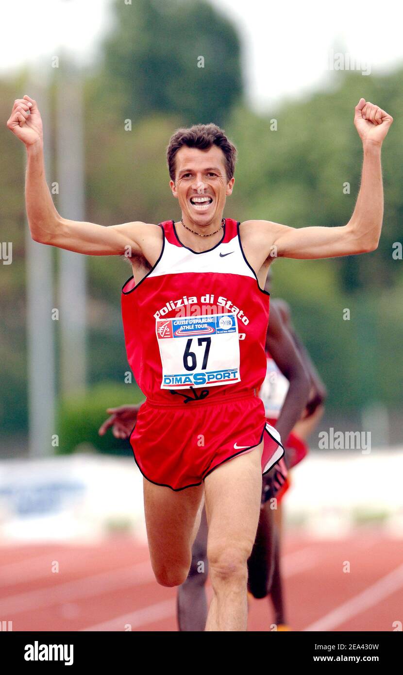 Italian athlet Simon Zanone performs on 3000 M men during a meeting in ...