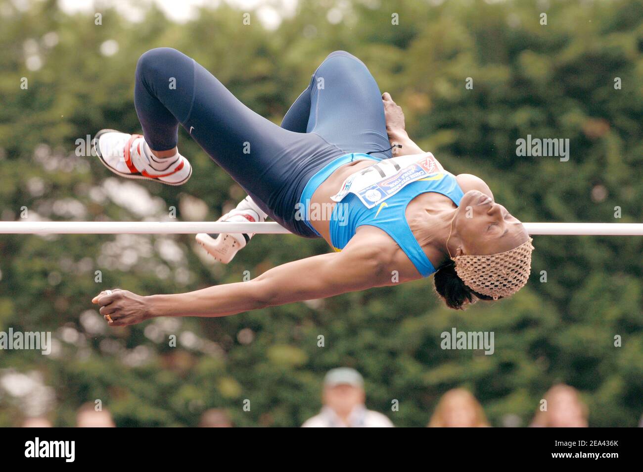 Action saut en hauteur hi-res stock photography and images - Alamy
