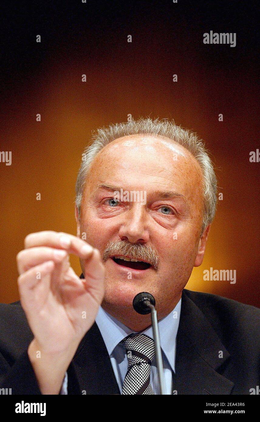 George amaya hi-res stock photography and images - Alamy