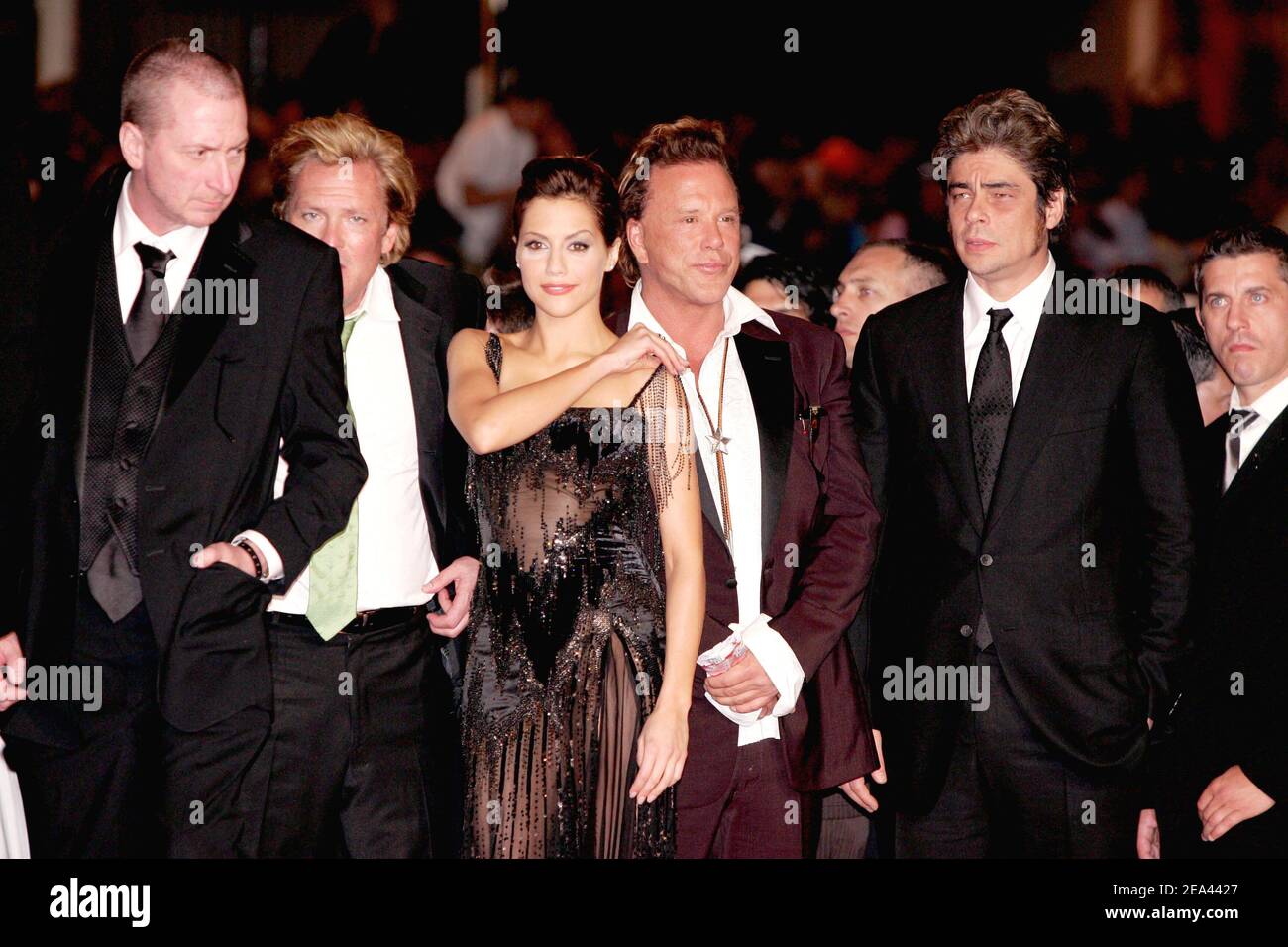 Mickey Rourke, Brittany Murphy and Benicio Del Toro arrive for the ...