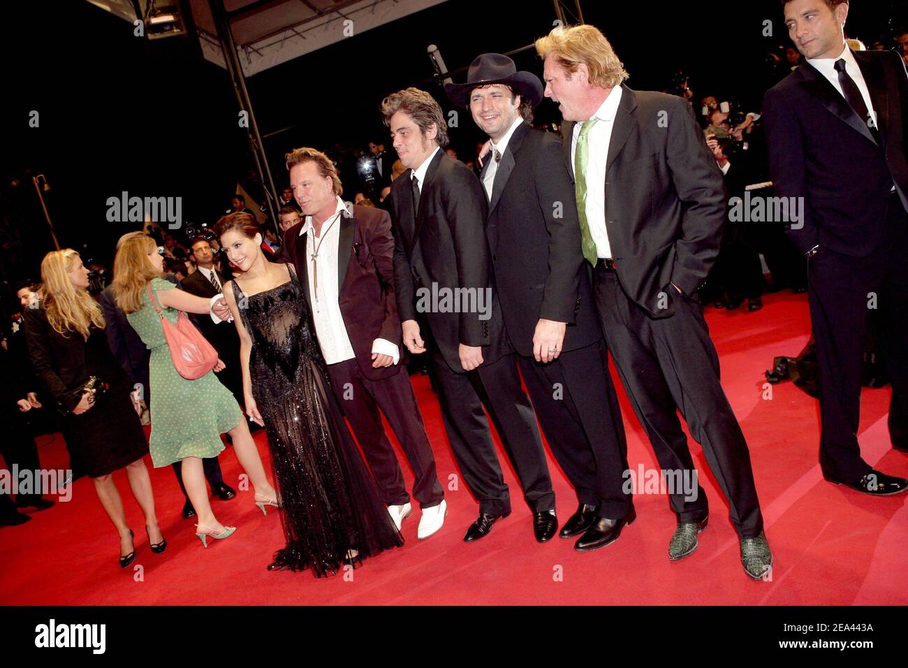 Brittany Murphy, Mickey Rourke, Benicio Del Toro, Robert Rodriguez and ...