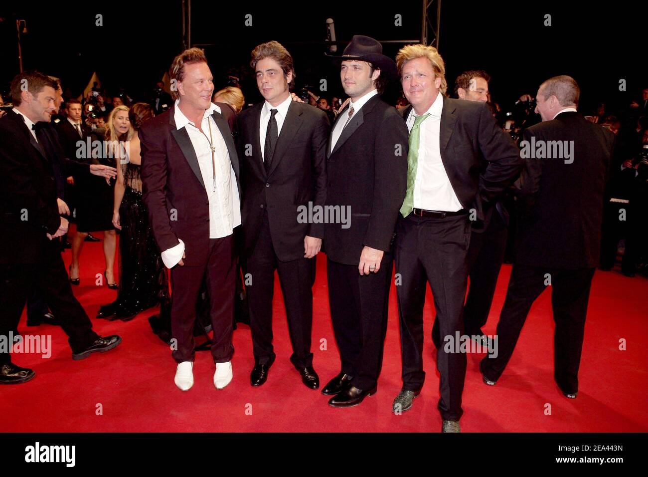 Mickey rourke and benicio del toro hi-res stock photography and images ...