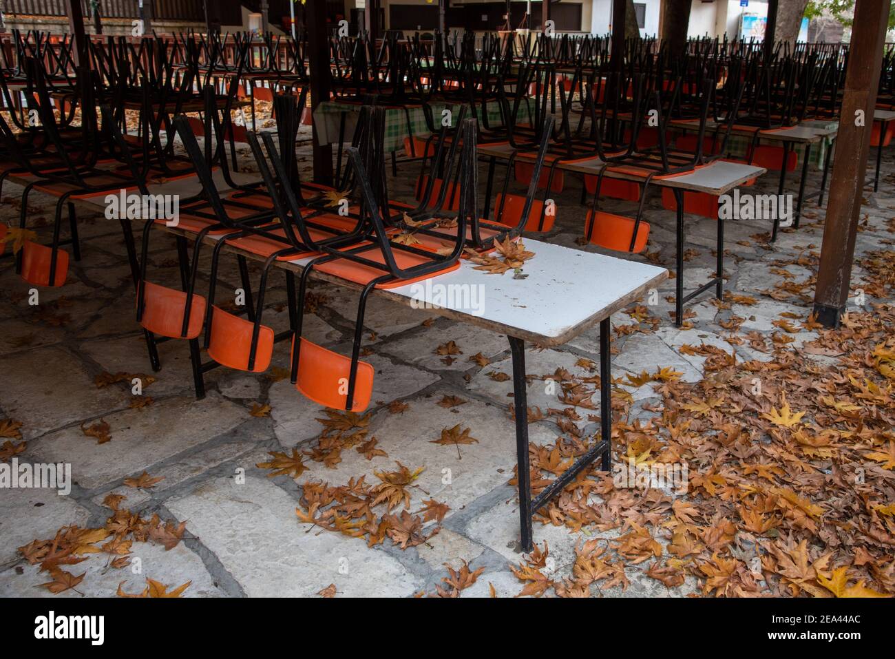 Empty restaurant during shutdown hi-res stock photography and images ...