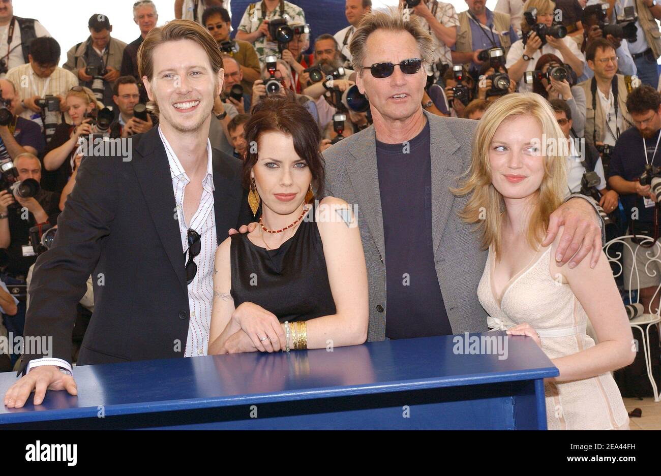 (l to r) US actor Gabriel Mann, US actress Fairuza Balk, US actor Sam ...