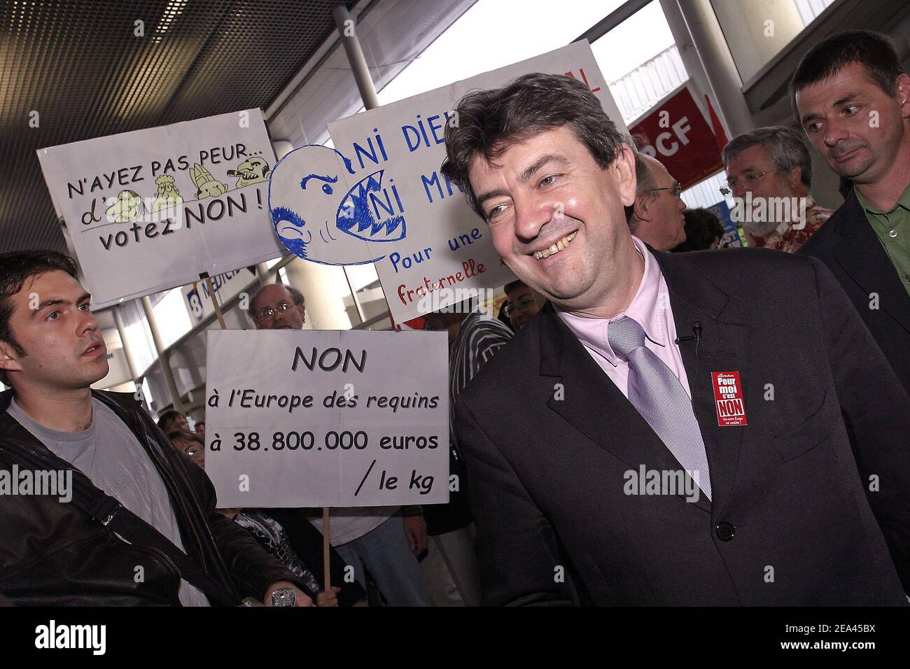 Affiche melenchon hi-res stock photography and images - Alamy