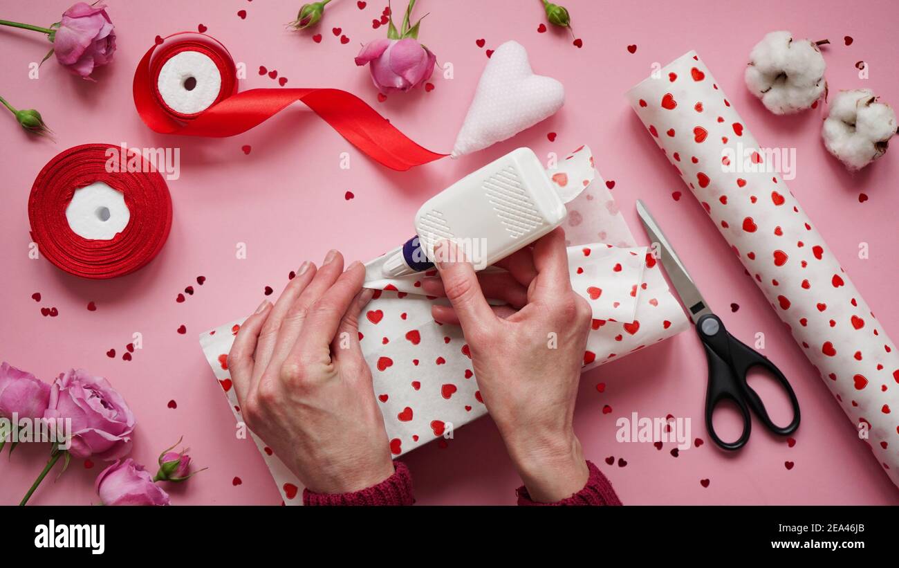Step 4.Step-by-step instructions for wrapping gifts for Valentine's Day ...