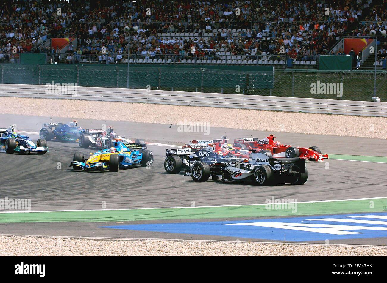 Australian Formula One driver Mark Webber of BMW-Williams, German Ralf ...