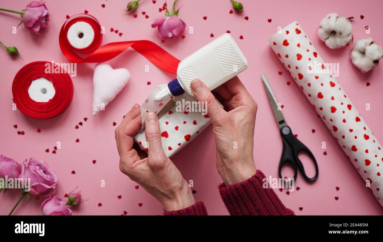 Step 8.Step-by-step instructions for wrapping gifts for Valentine's Day ...