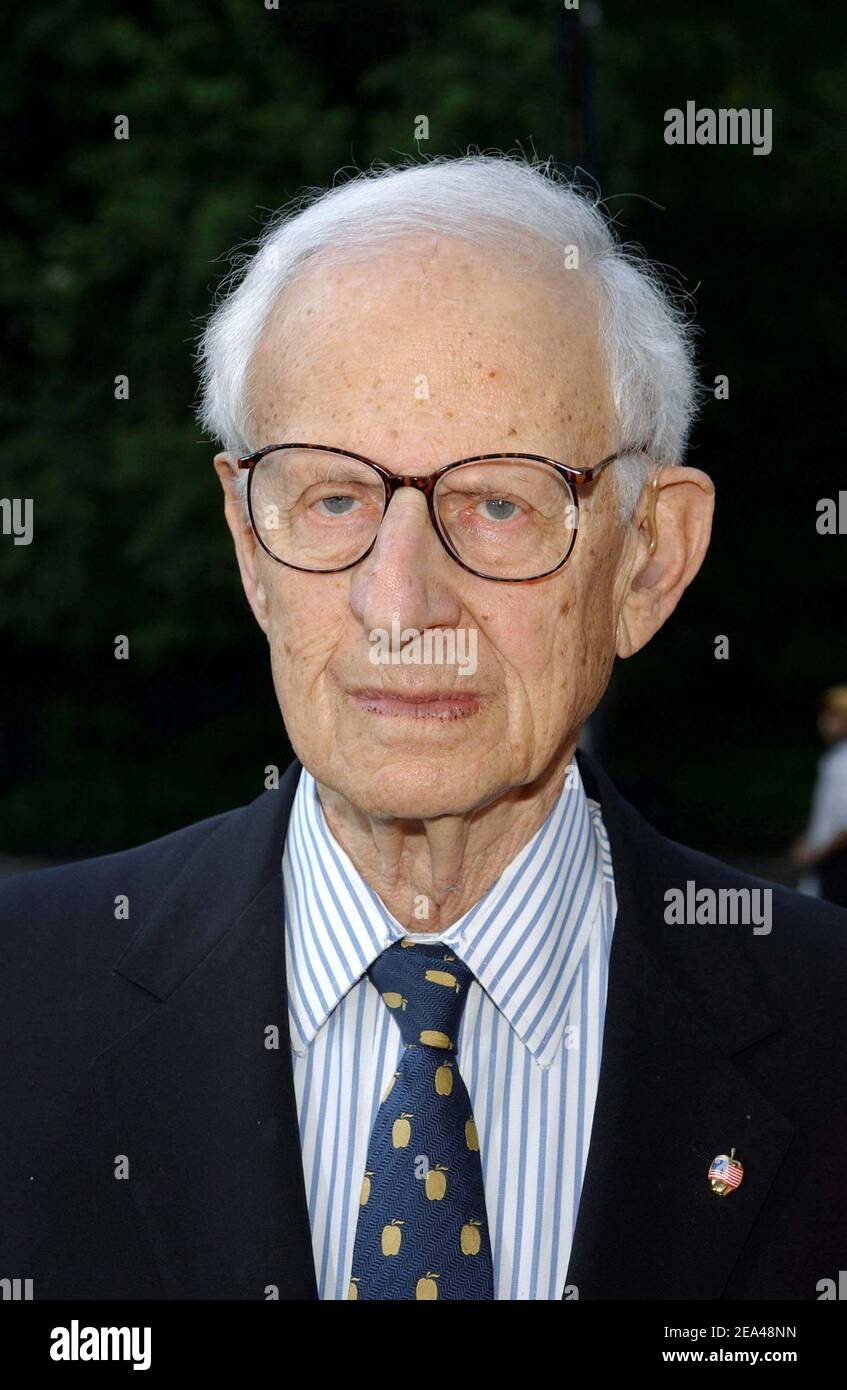District Attorney Robert Morgenthau arrives at the Fresh Air Fund ...