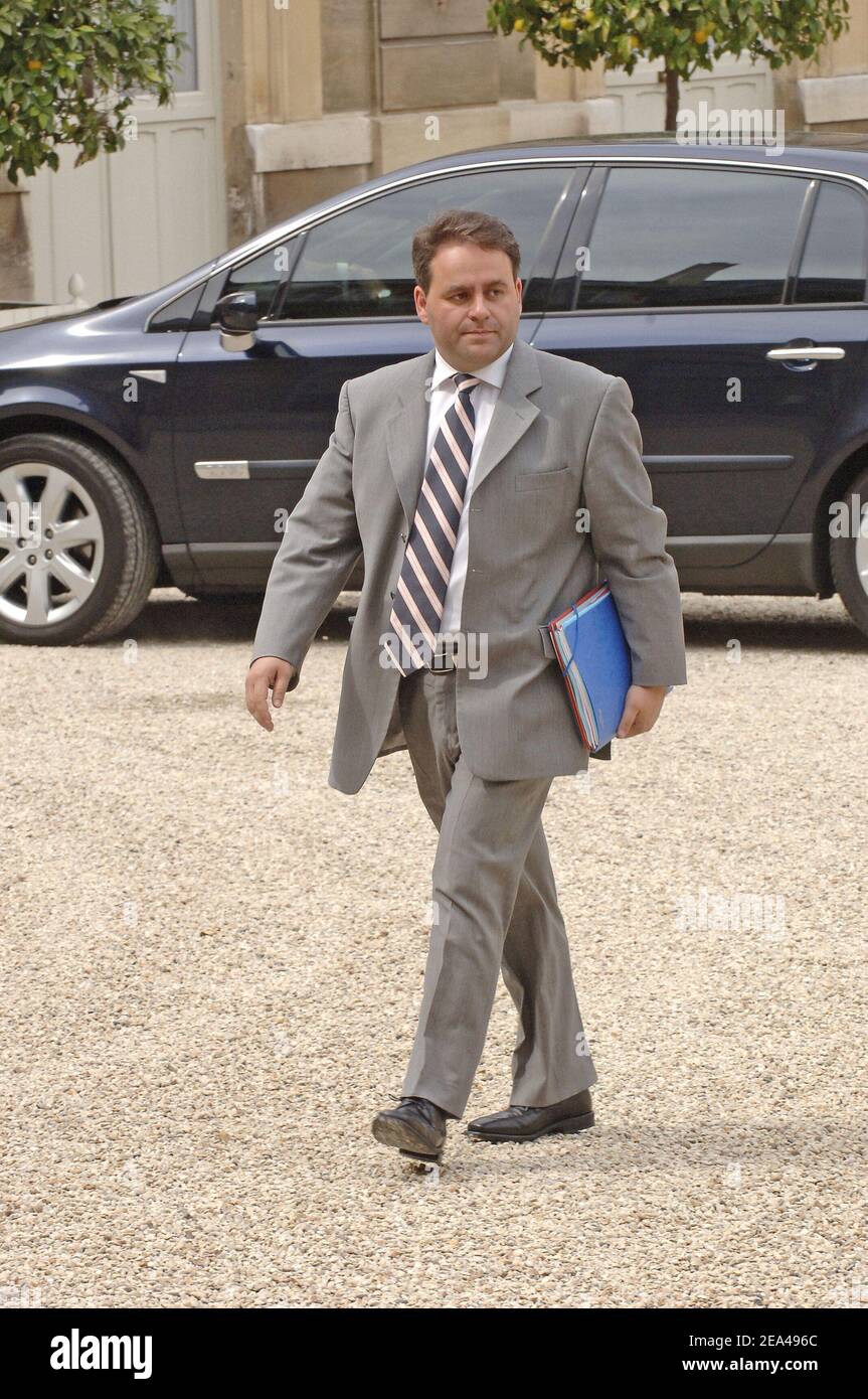 Newly appointed French Health Minister Xavier Bertrand arrives to the ...