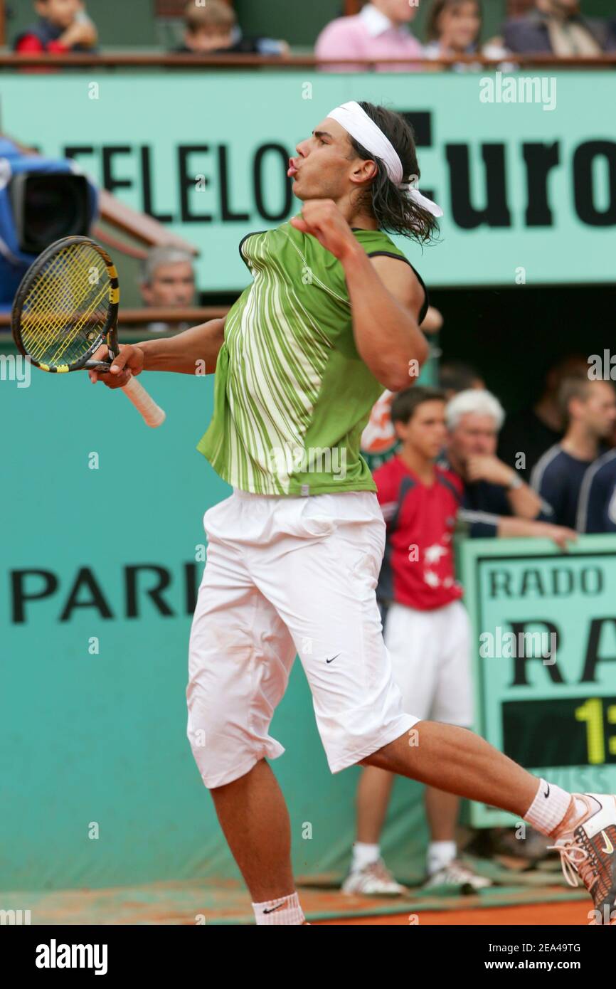 Rafael nadal roland garros 2005 hi-res stock photography and images - Alamy