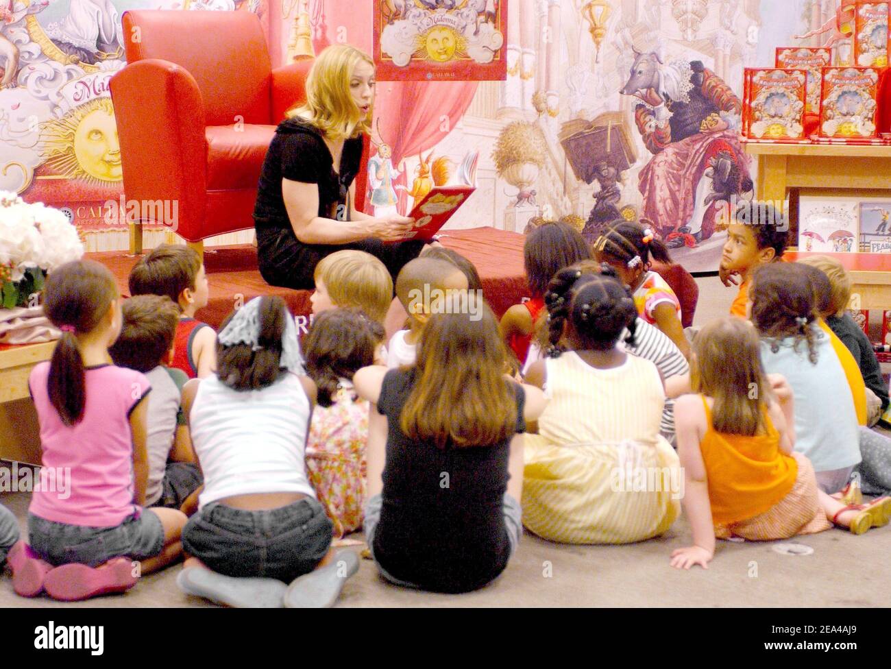 Madonna enfant hi-res stock photography and images - Alamy