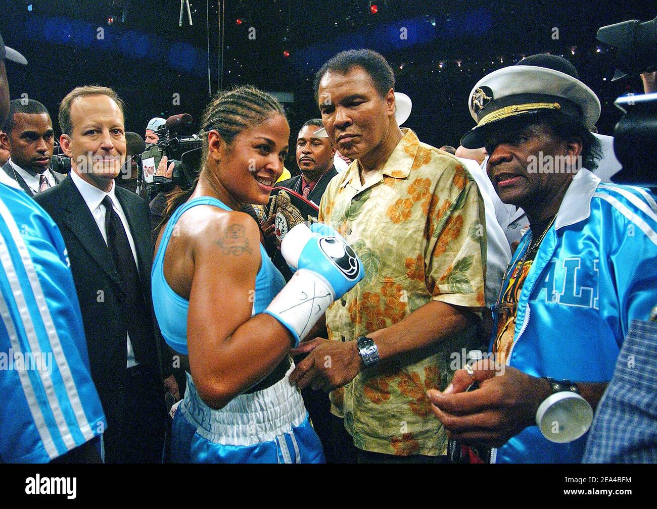 Laila ali daughter boxing legend hi-res stock photography and images ...