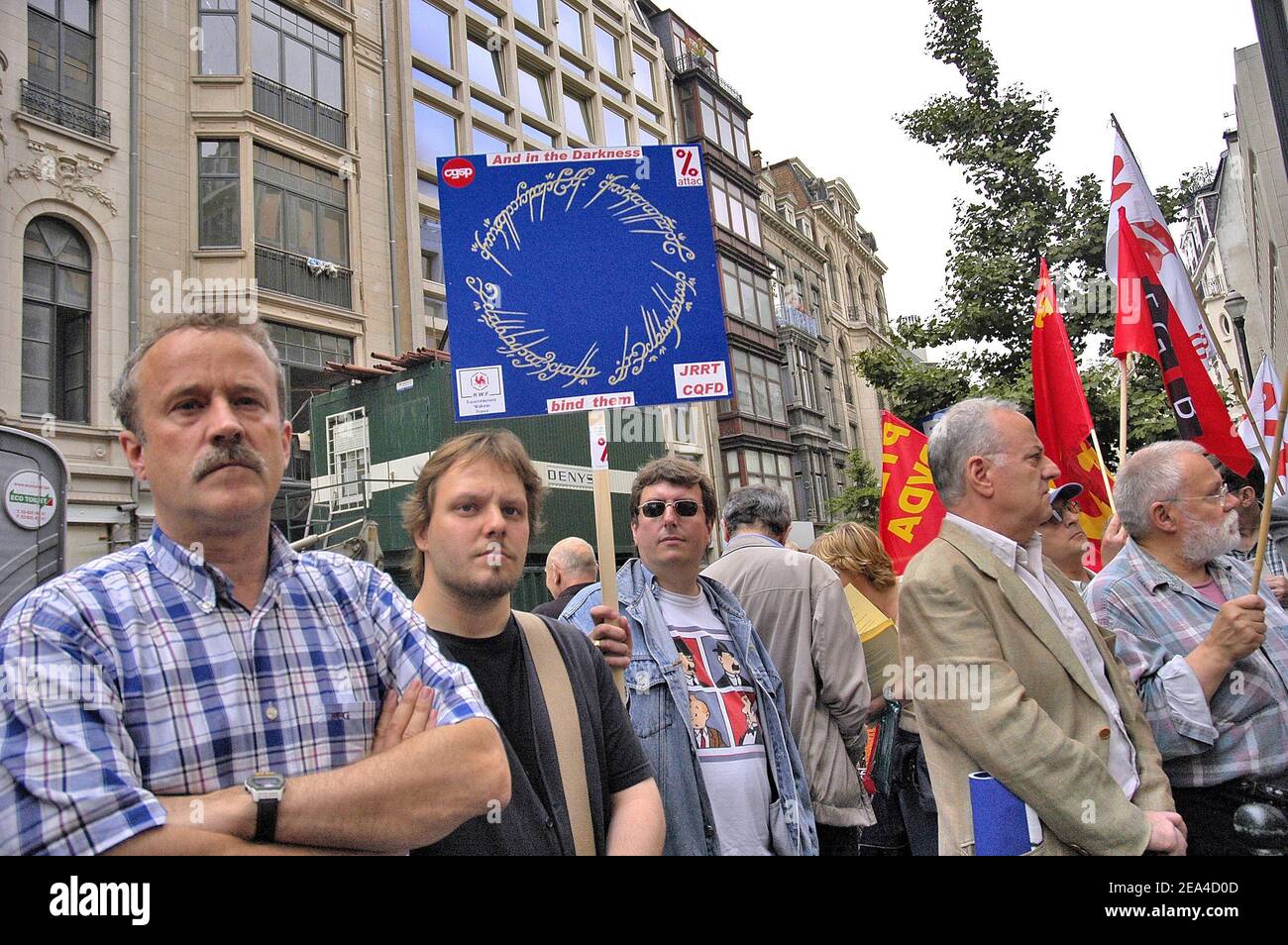 People demonstrate against the European Constitution in Brussels ...