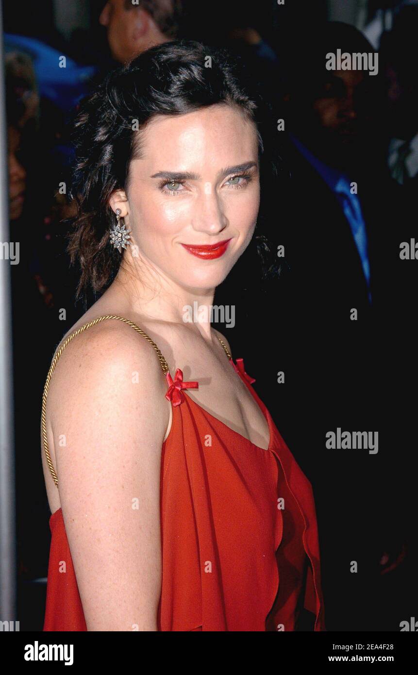 Dark water 2005 jennifer connelly hi-res stock photography and images ...