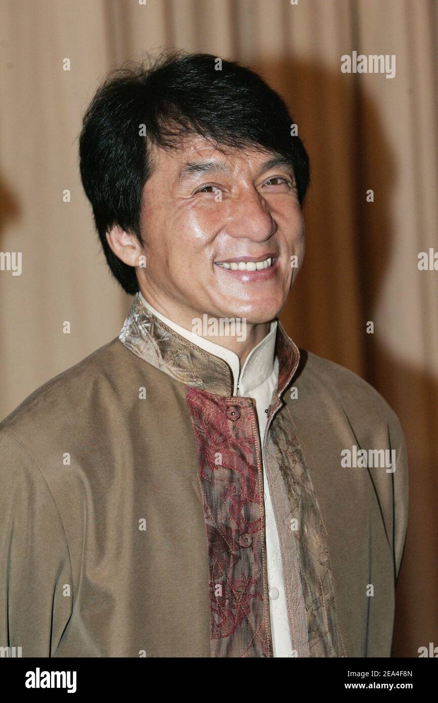 Portrait de jackie chan hi-res stock photography and images - Alamy