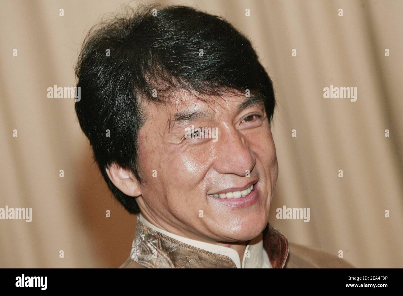 Portrait de jackie chan hi-res stock photography and images - Alamy