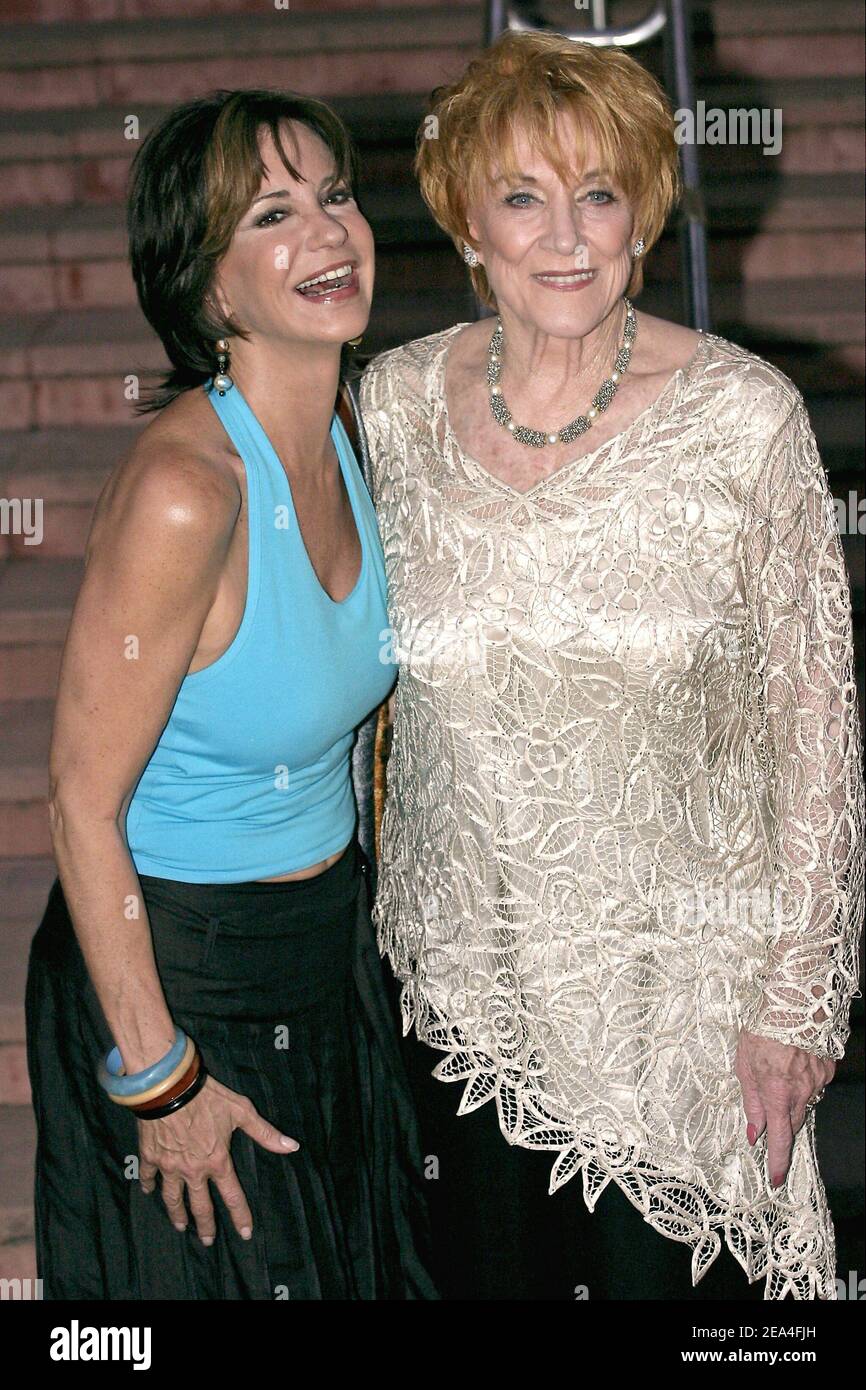 Jess walton with jeanne cooper hi-res stock photography and images - Alamy