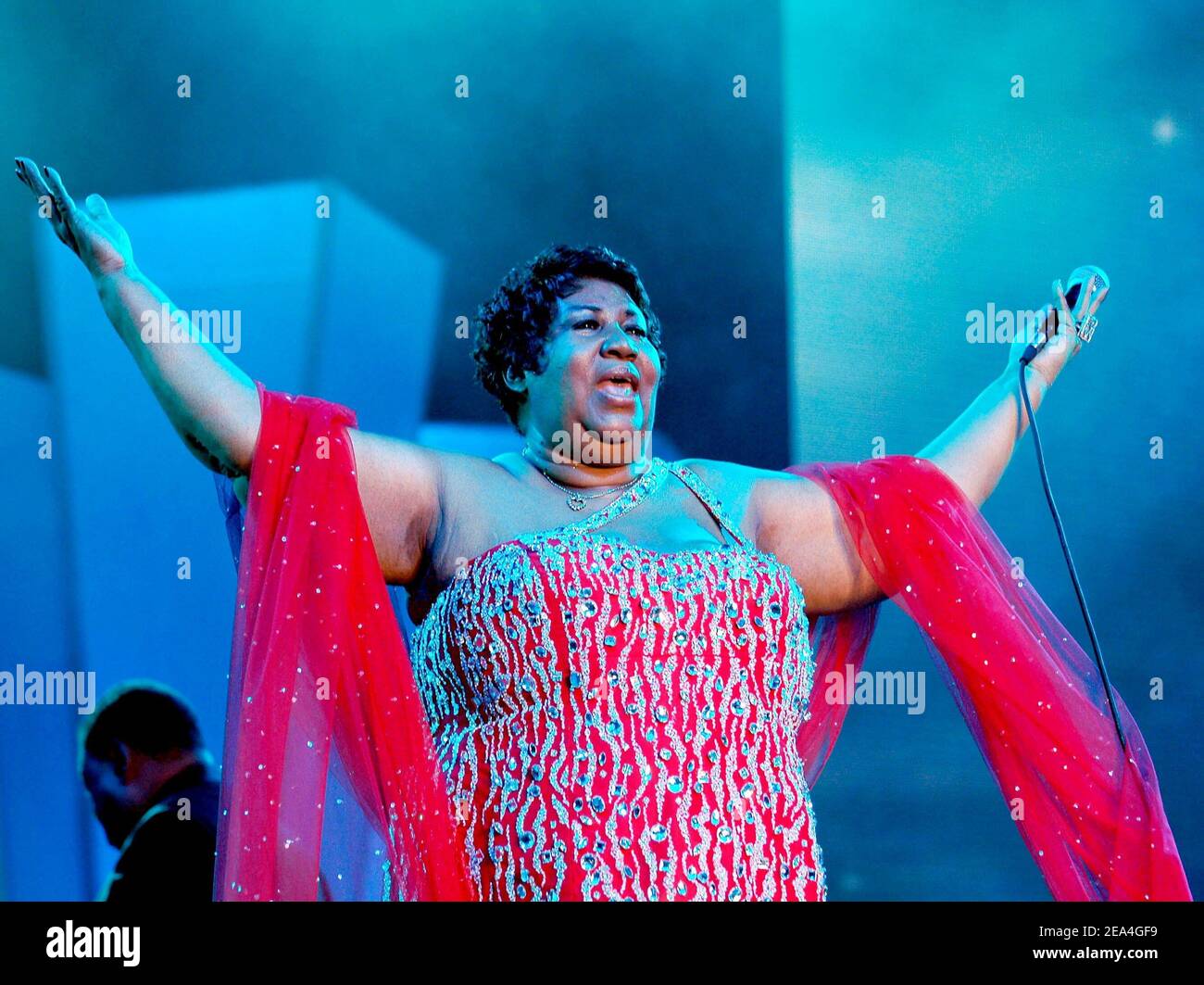 Aretha franklin performing hi-res stock photography and images - Alamy