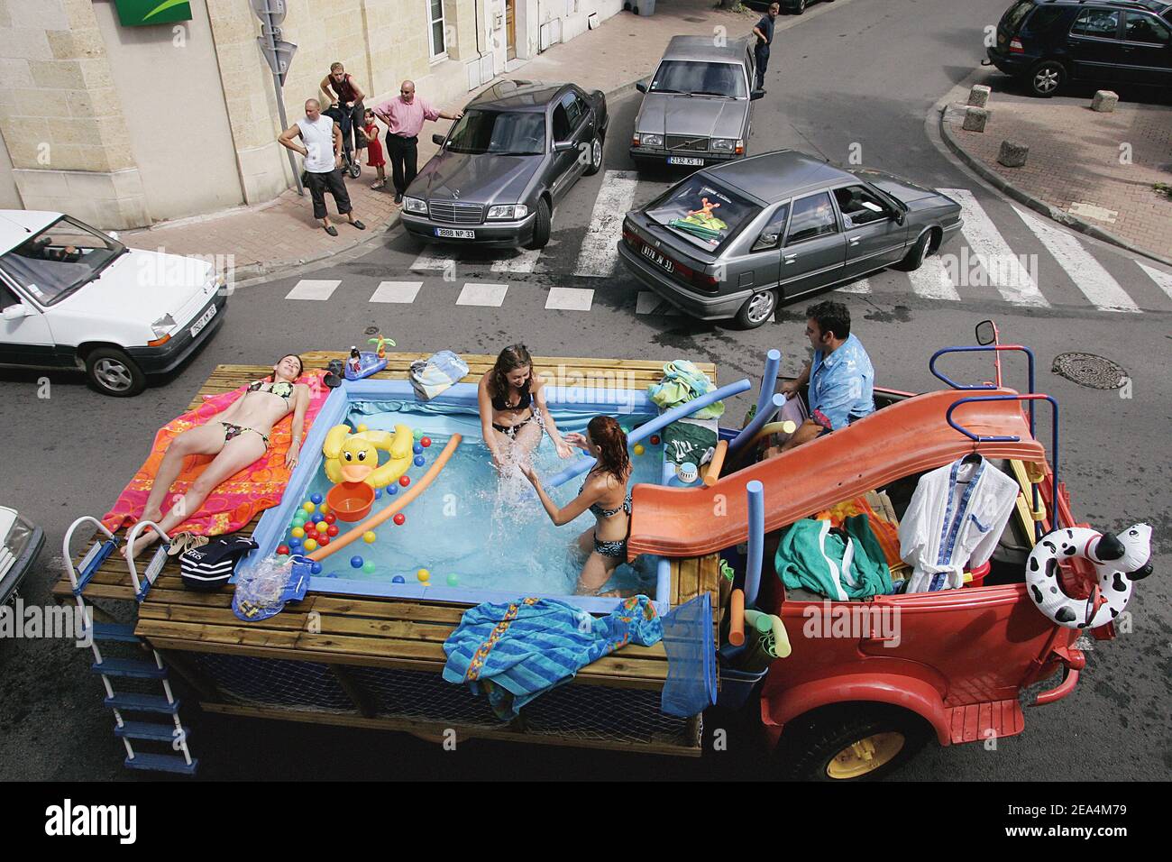 Mobile swimming pool wheels hi-res stock photography and images - Alamy