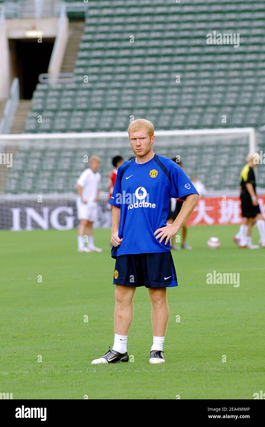 Manchester uniteds philip neville hi-res stock photography and images ...